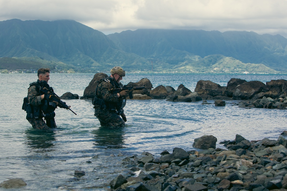 DVIDS - Images - U.S. Marines With 4th Reconnaissance Battalion Conduct ...