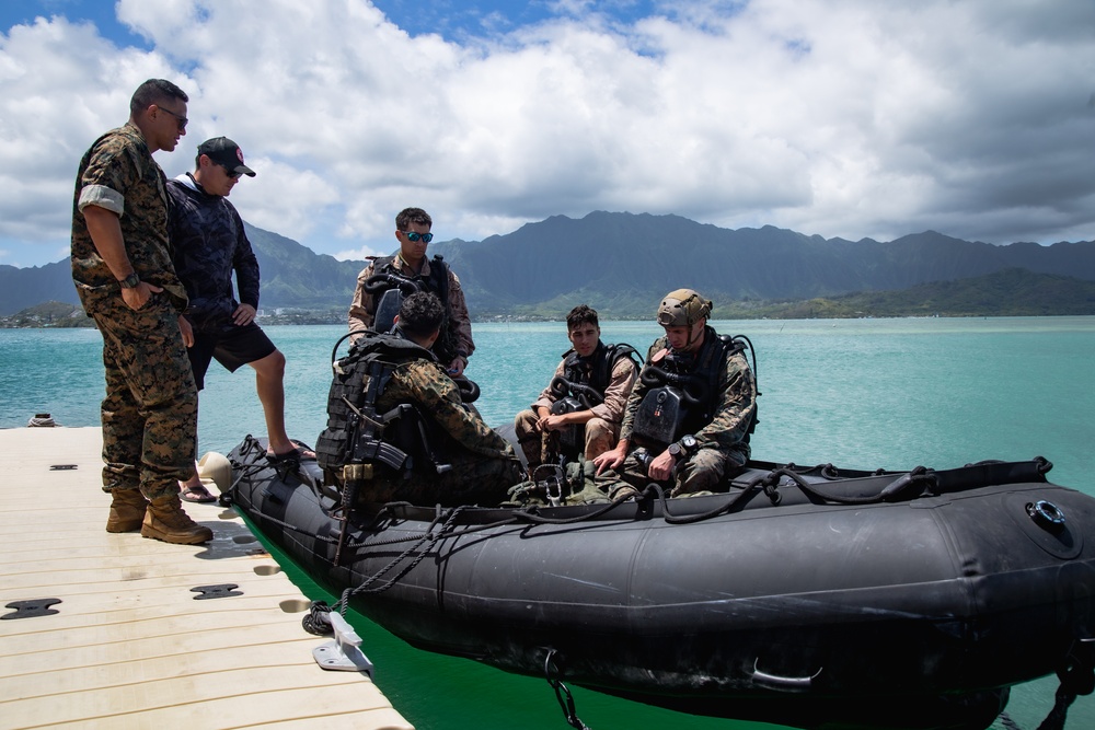 DVIDS - Images - U.S. Marines With 4th Reconnaissance Battalion Conduct ...