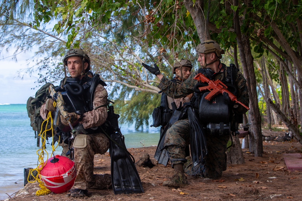 DVIDS - Images - U.S. Marines With 4th Reconnaissance Battalion Conduct ...