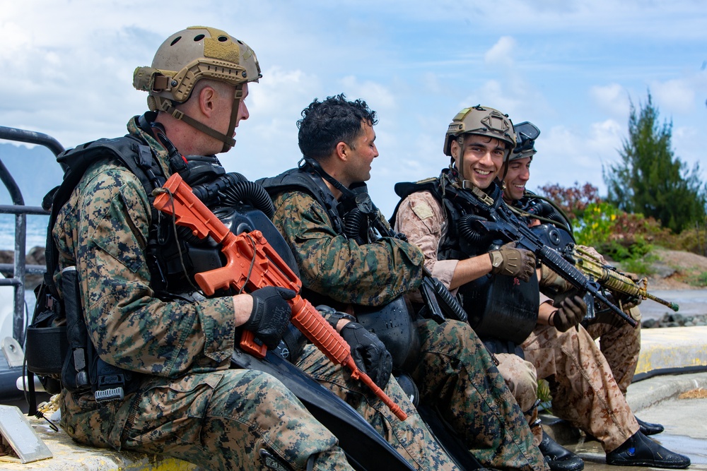 DVIDS - Images - U.S. Marines With 4th Reconnaissance Battalion Conduct ...
