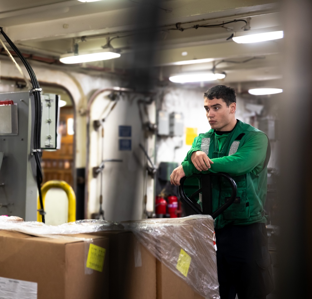 DVIDS - Images - USS Gerald R. Ford (CVN 78) Conducts a Replenishment ...