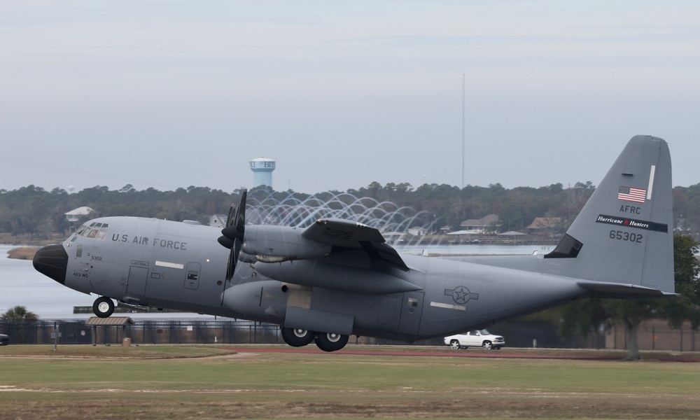 DVIDS - News - Winter operations begin for 53rd Weather Reconnaissance ...