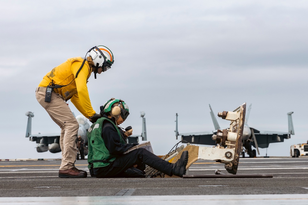 DVIDS - Images - USS Gerald R. Ford (CVN 78) Conducts Routine Flight Operations [Image 4 of 6]