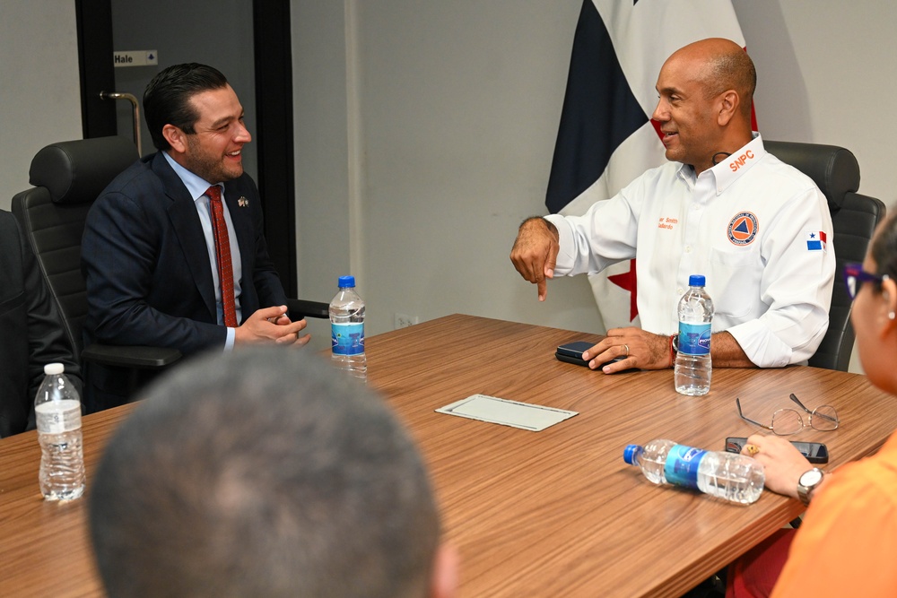 DVIDS - Images - U.S. Embassy Panama and U.S. Army Civil Affairs Team ...