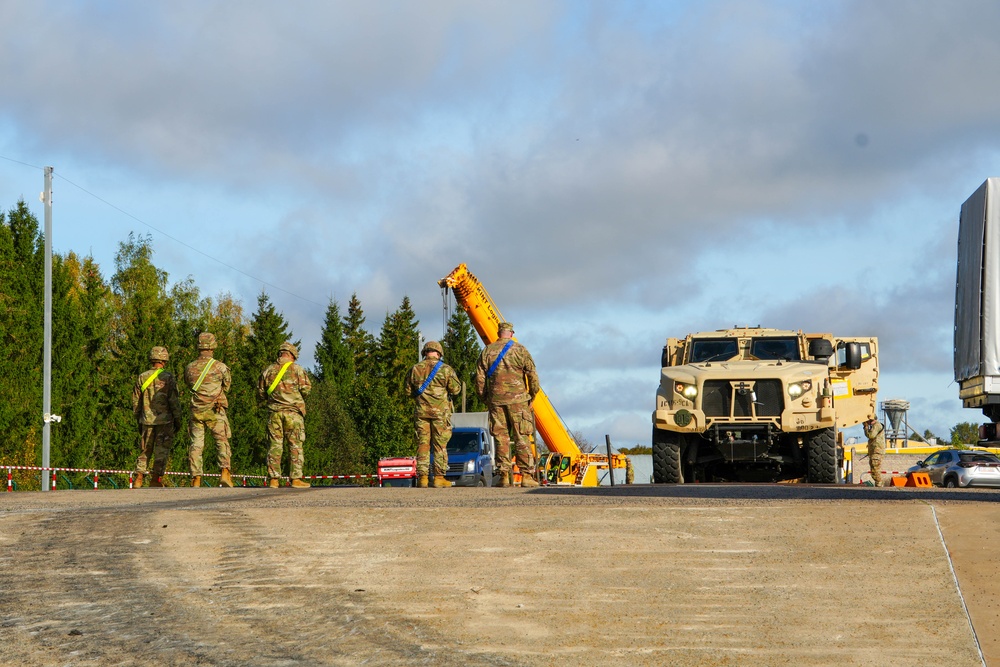 DVIDS - Images - 6-9 CAV Kicks Off Deployment with Tank Transport ...