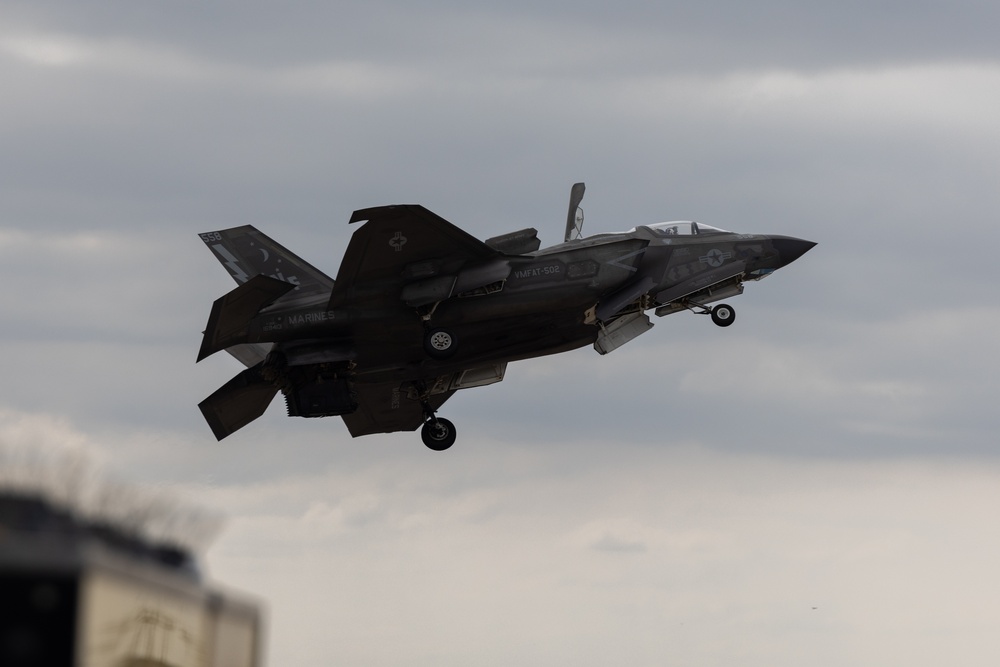 DVIDS - Images - America’s Air Show 2025 Day 2: USMC F-35B Lighting II ...