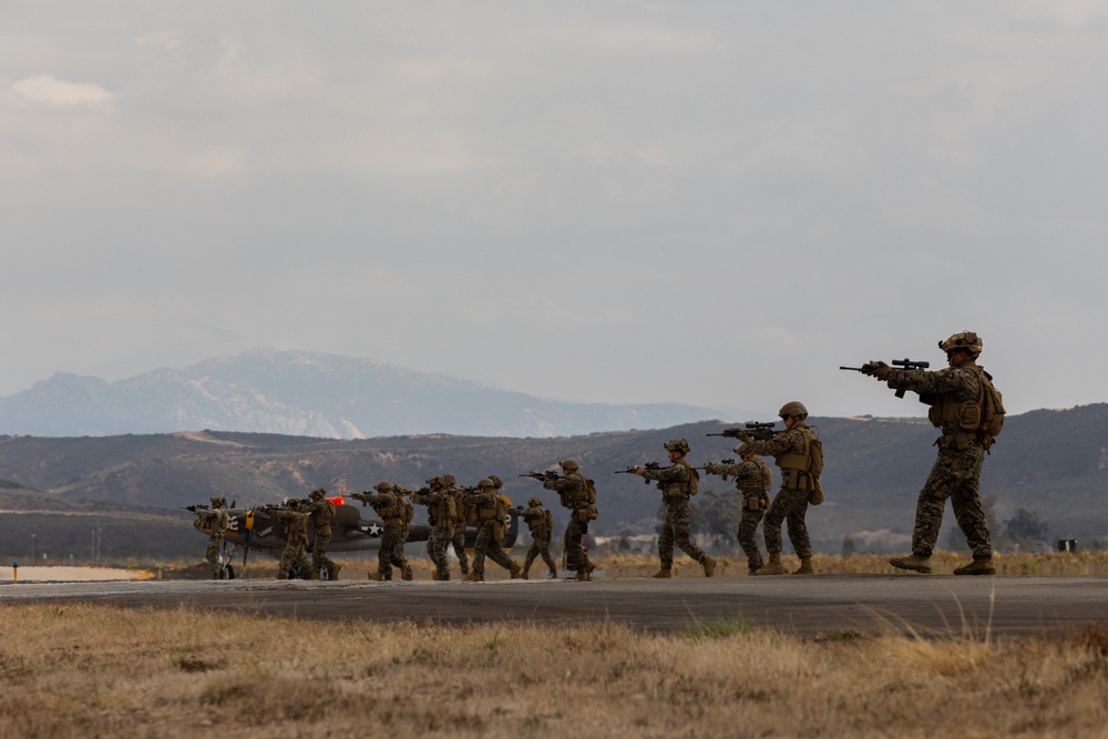 DVIDS - Images - America’s Air Show 2025 Day 2: MAGTF Demo [Image 4 of 7]