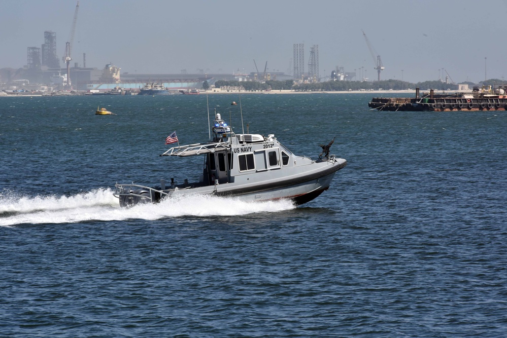 DVIDS - Images - NSA Bahrain Harbor Patrol Unit Drills [Image 1 of 6]