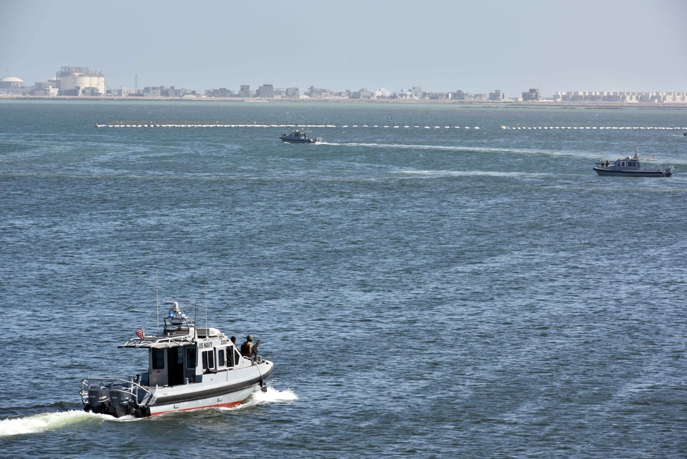 DVIDS - Images - NSA Bahrain Harbor Patrol Unit Drills [Image 2 of 6]