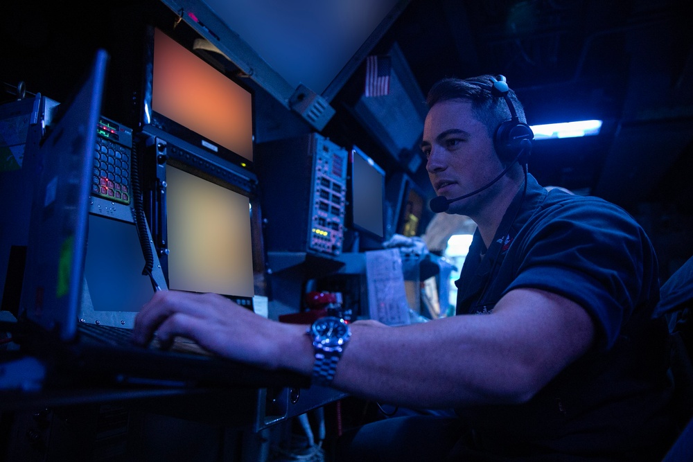 DVIDS - Images - USS WAYNE E. MEYER SAILORS STAND WATCH IN THE COMBAT ...