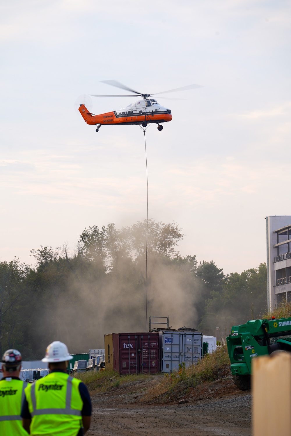 DVIDS - Images - Helicopter lift at Louisville VA Medical Center [Image ...