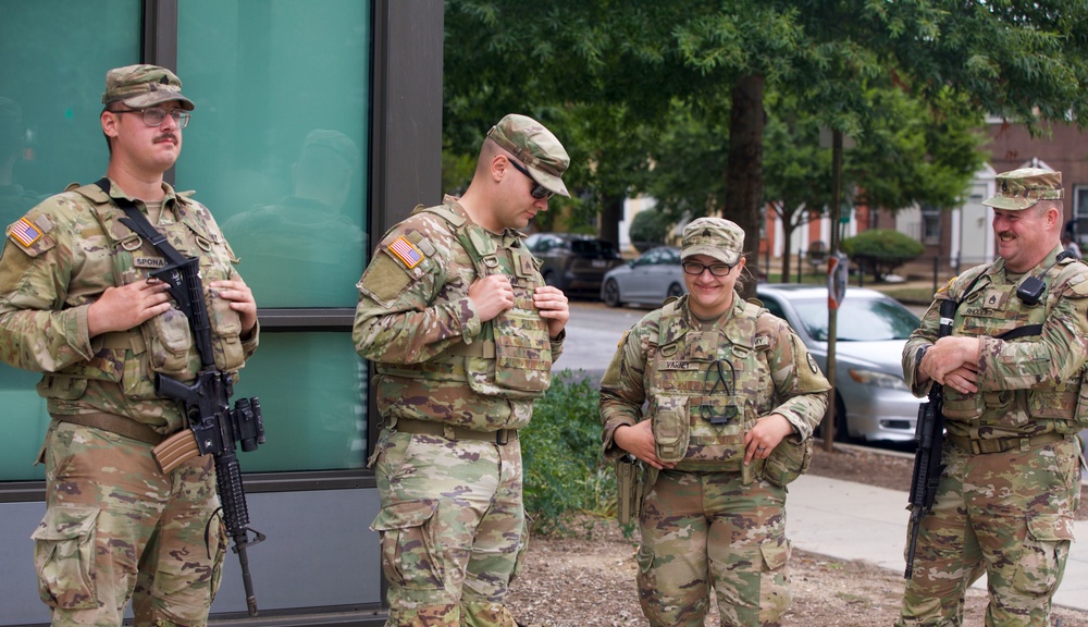 DVIDS - Images - National Guard patrol areas in Southwest D.C [Image 4 ...