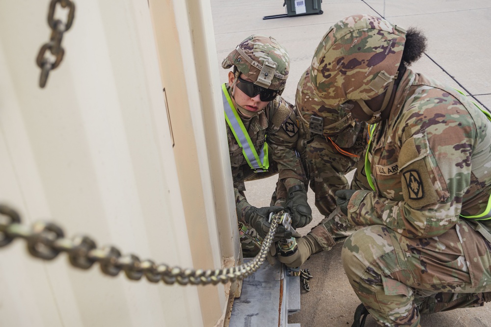 DVIDS - Images - 75th FA BDE Rail Load Training [Image 3 of 32]