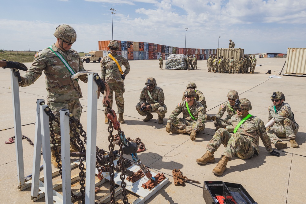 DVIDS - Images - 75th FA BDE Rail Load Training [Image 14 of 32]