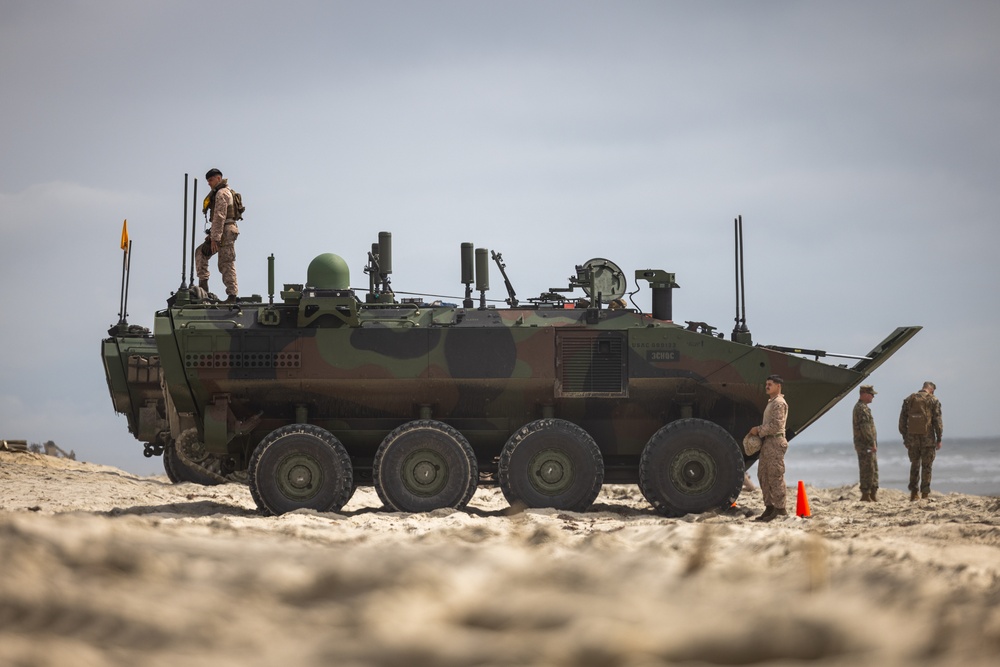 DVIDS - Images - 11th MEU Marines Conduct Surf-Zone Operations [Image 1 ...