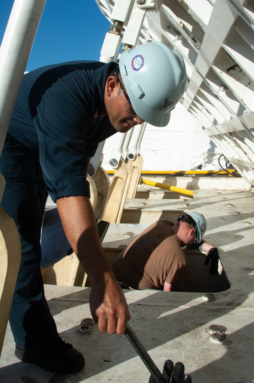 DVIDS - Images - Ronald Reagan Sailors Perform Maintenance on the ...