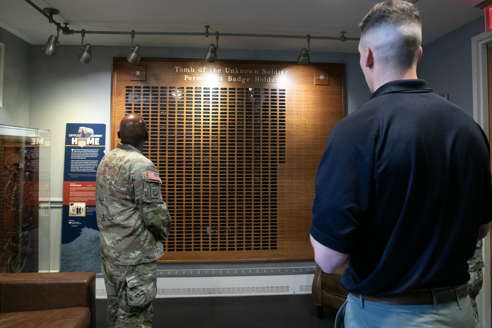 DVIDS - Images - Guards at Arlington National Cemetery are presented ...