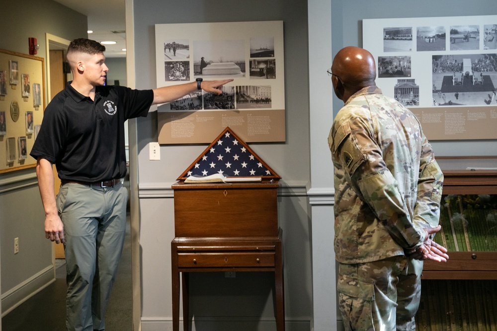 DVIDS - Images - Guards at Arlington National Cemetery are presented ...