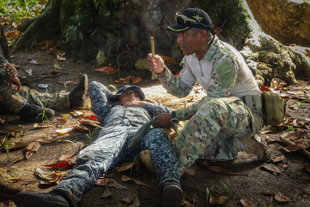 DVIDS - Images - Combined Jungle Operations Training Course Medical ...