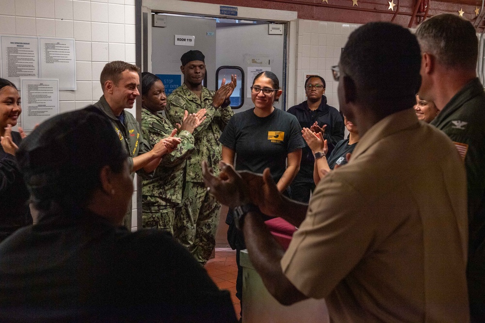 DVIDS - Images - NAS Oceana Gallley Navy 250th Birthday Meal [Image 4 of 5]