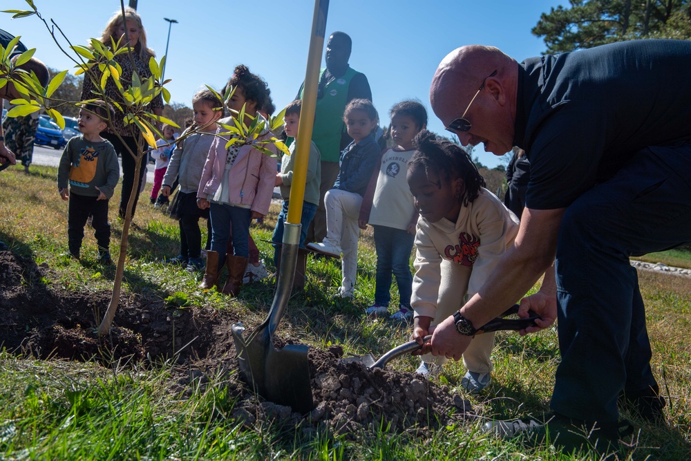 DVIDS - Images - NAS Oceana hosts Arbor Day Celebration [Image 6 of 7]