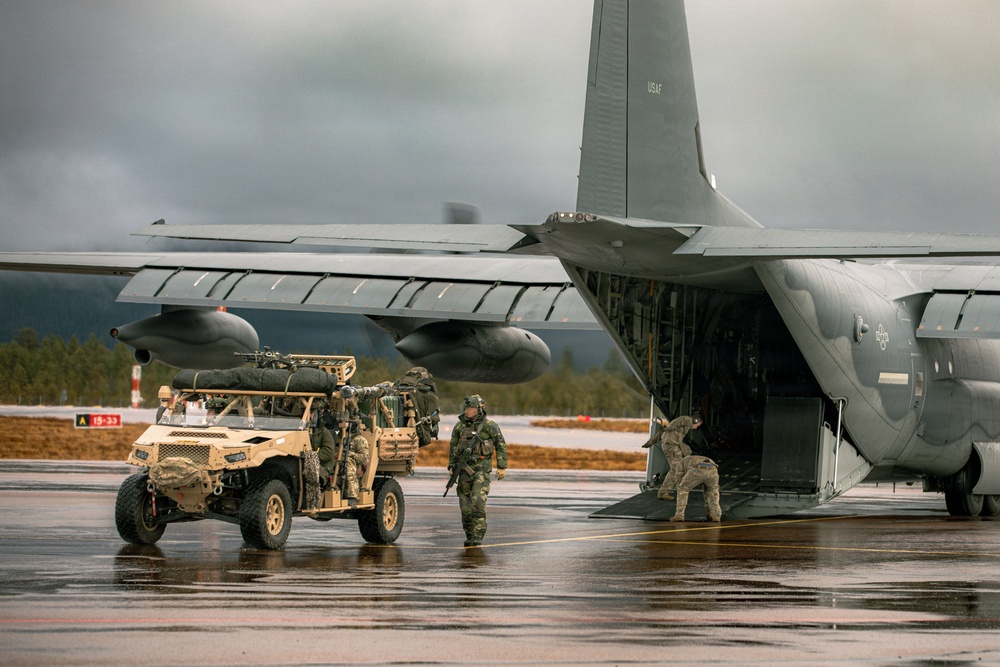 DVIDS - Images - Swedish and U.S. Allies conduct exfiltration exercises ...