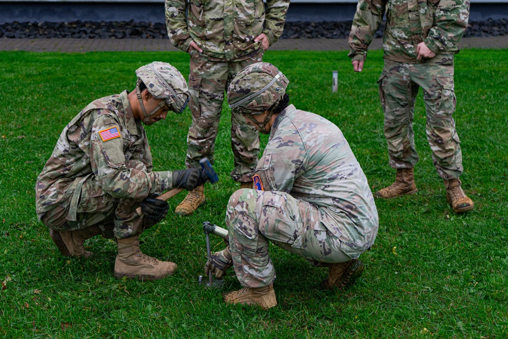 DVIDS - Images - 2-159 Attack Battalion Conducts Signal Warrior ...