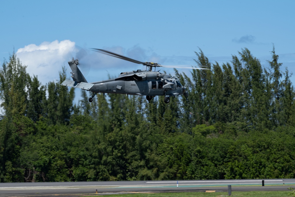 DVIDS - Images - SOUTHCOM commander visits 156th Wing [Image 14 of 20]