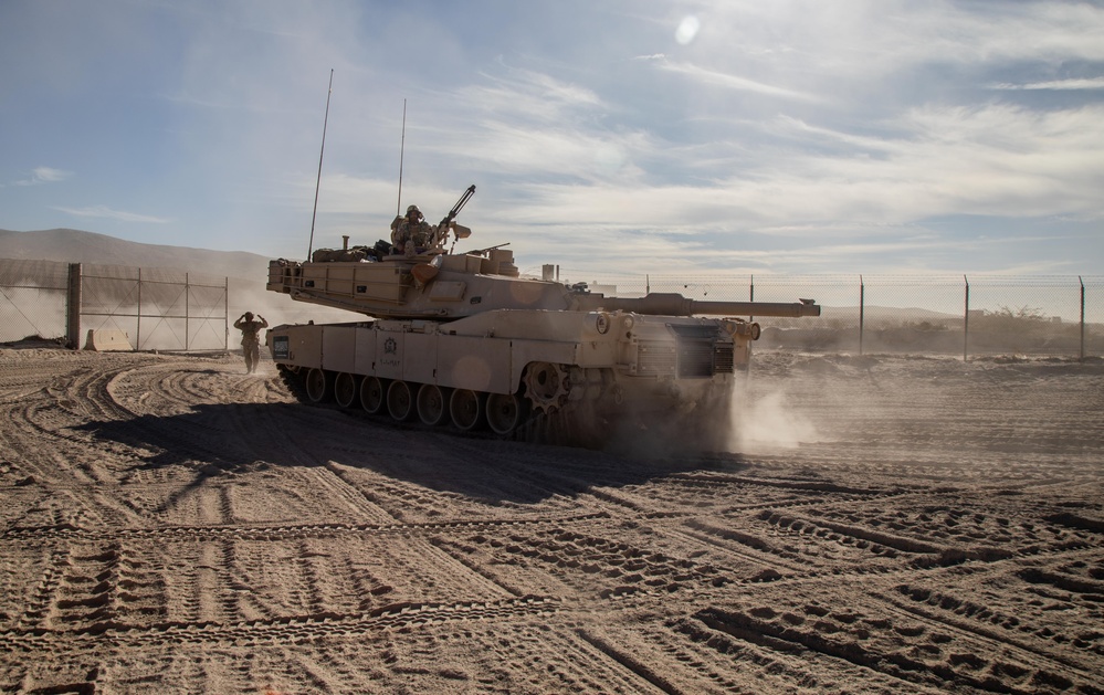 DVIDS - Images - Royal Saudi Land Forces Move into 'The Box' [Image 2 of 5]