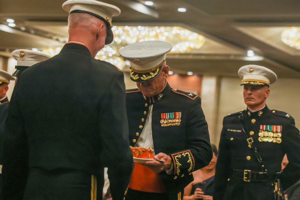 DVIDS - Images - MARFORPAC hosts the 250th USMC Birthday Ball [Image 7 ...