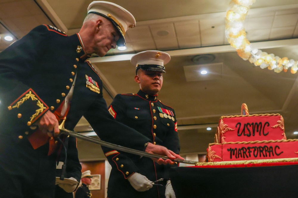DVIDS - Images - MARFORPAC hosts the 250th USMC Birthday Ball [Image 4 ...