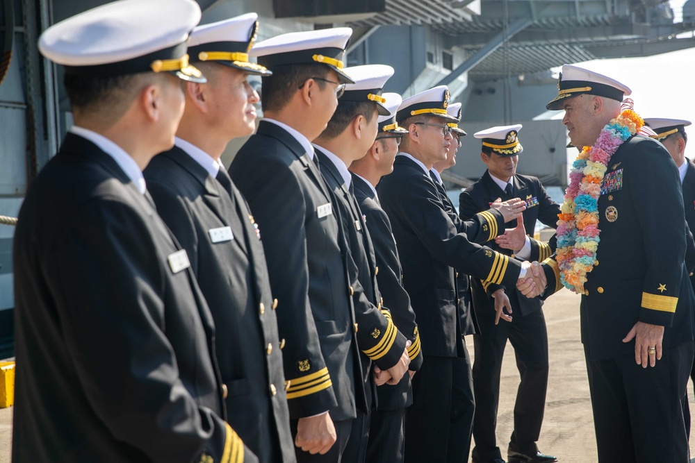 DVIDS - Images - George Washington Pulls into Busan Naval Base [Image 7 ...