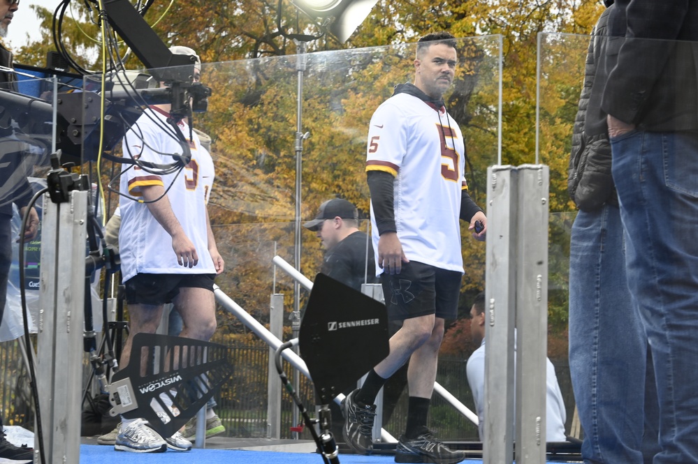 DVIDS - Images - U.S. Soldiers support National Veterans Day Parade ...