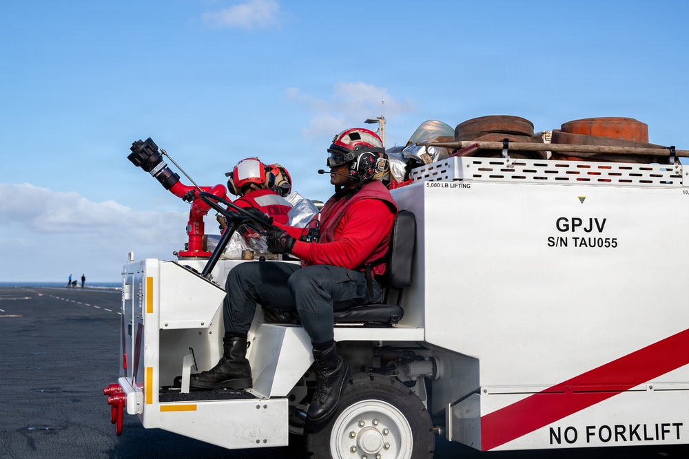 DVIDS - Images - Abraham Lincoln conducts routine operations [Image 4 of 5]