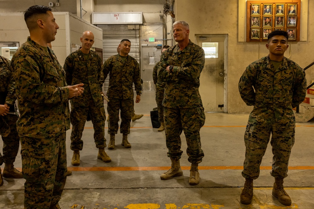 DVIDS - Images - Lt. Gen. Turner visits Camp Kinser [Image 2 of 17]