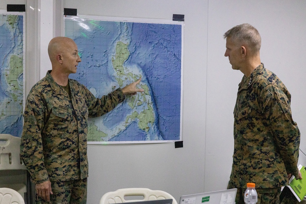 DVIDS - Images - I MEF Commander Visits Camp Aguinaldo to Discuss ...