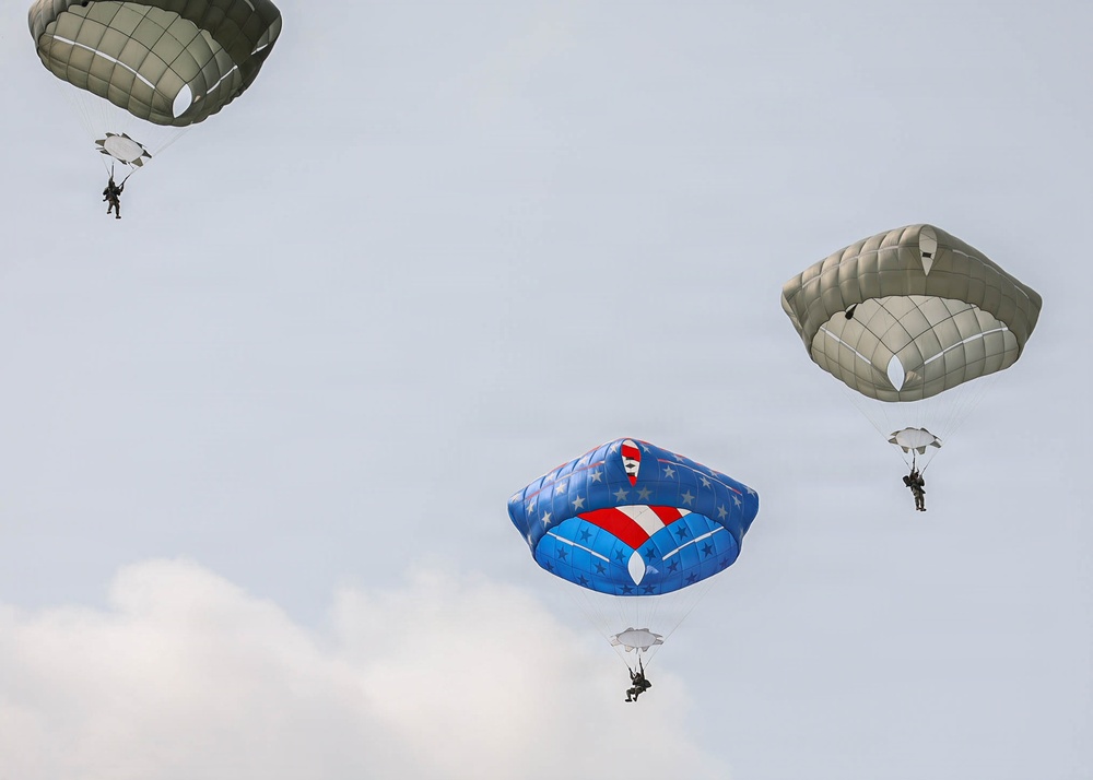 DVIDS - Images - D-Day 81: Multinational Airborne Jump in Normandy ...