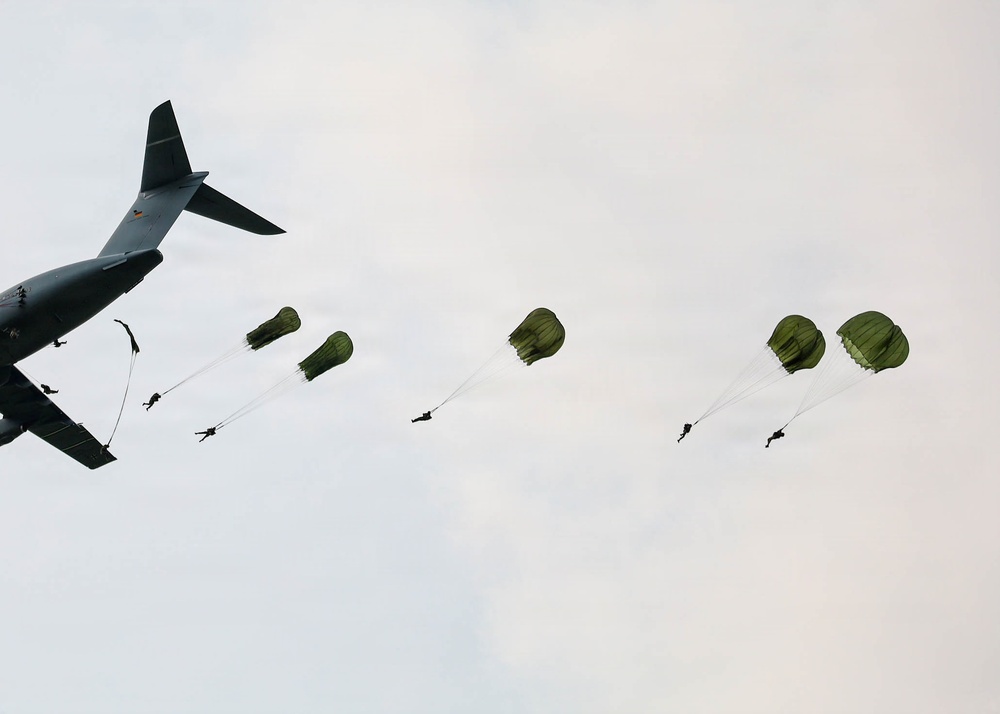 DVIDS - Images - D-Day 81: Multinational Airborne Jump in Normandy ...