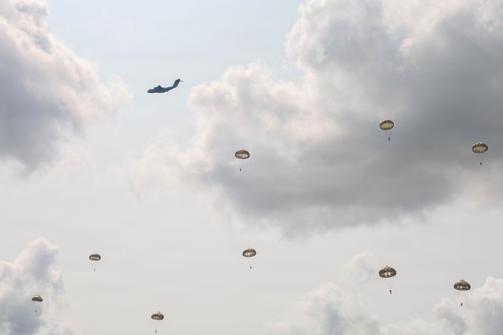 DVIDS - Images - D-Day 81: Multinational Airborne Jump in Normandy ...