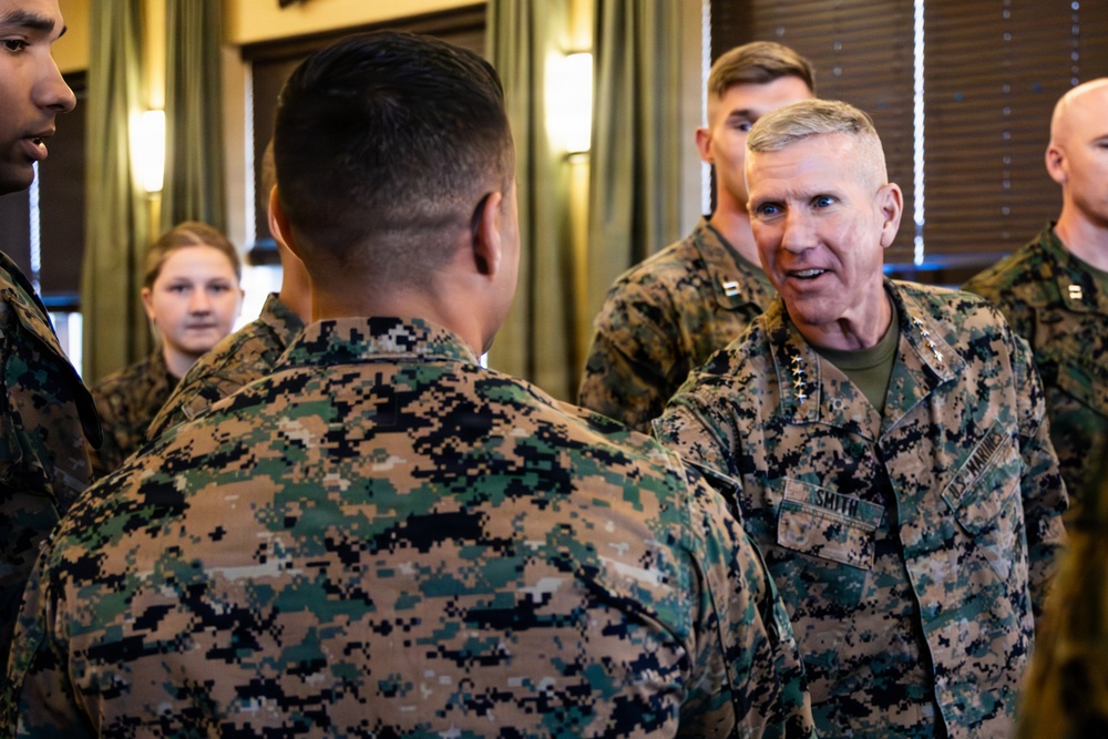 DVIDS - Images - The Commandant, Gen. Eric M. Smith visits instructors ...