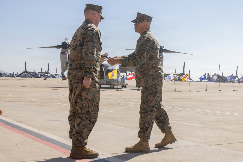 DVIDS - Images - VMM-165 Relief and Appointment ceremony [Image 2 of 12]
