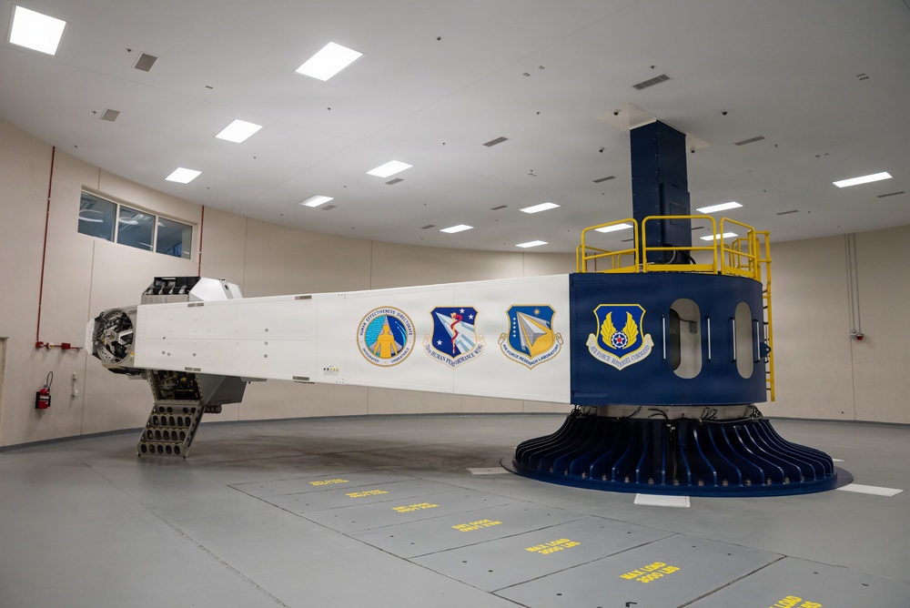 DVIDS - Images - 711 HPW centrifuge simulates spaceflight for ...