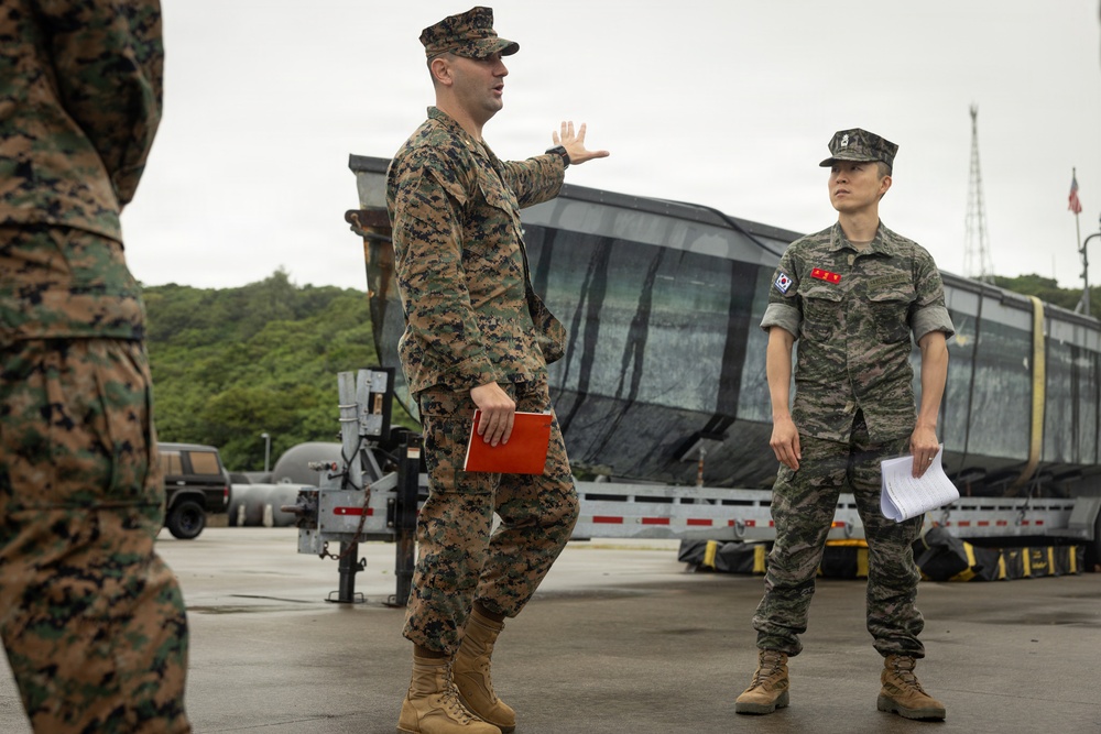 DVIDS - Images - 12th LLB Hosts a Key Leader Engagement for ROK Marine ...