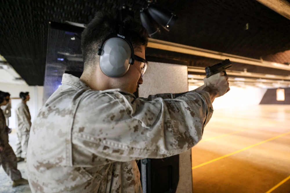 DVIDS - Images - TF 51/5th MEB conducts live-fire pistol range [Image 4 ...