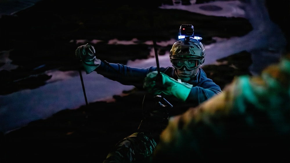 DVIDS - Images - EOD Technicians Practice Nighttime Rappelling and Fast ...