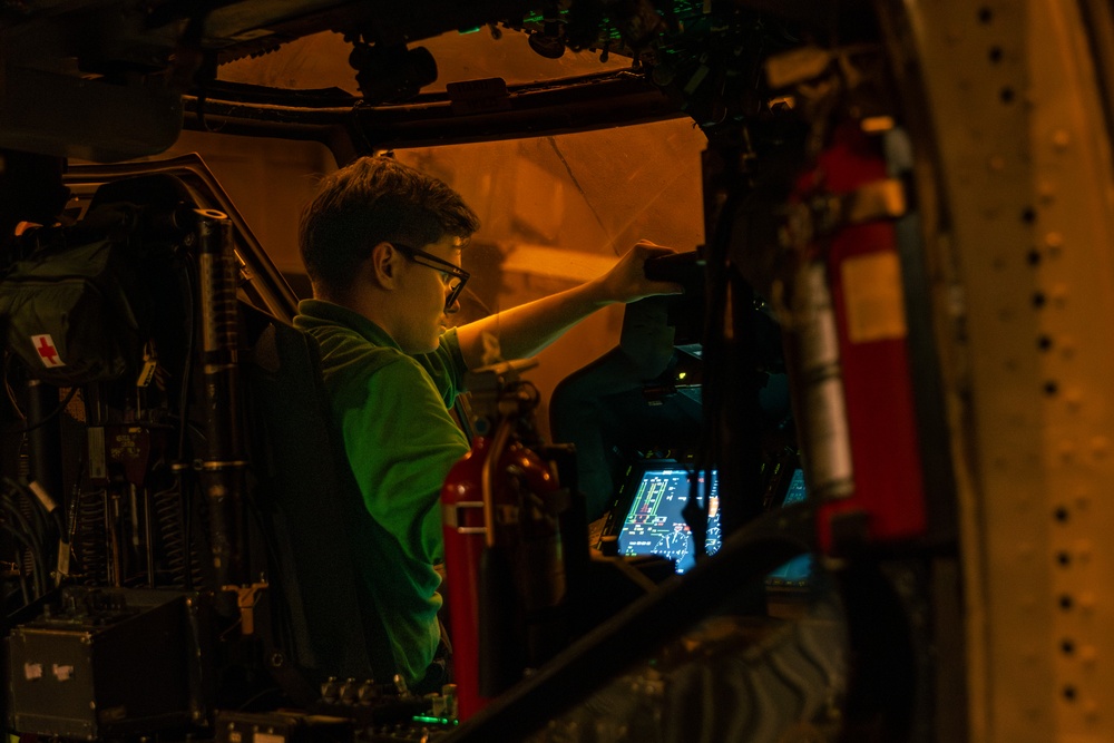 DVIDS - Images - Abraham Lincoln conducts routine operations [Image 1 of 4]