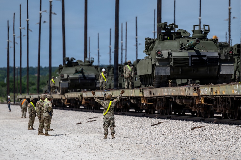 DVIDS - Images - III Armored Corps loads train bound for Army Birthday ...