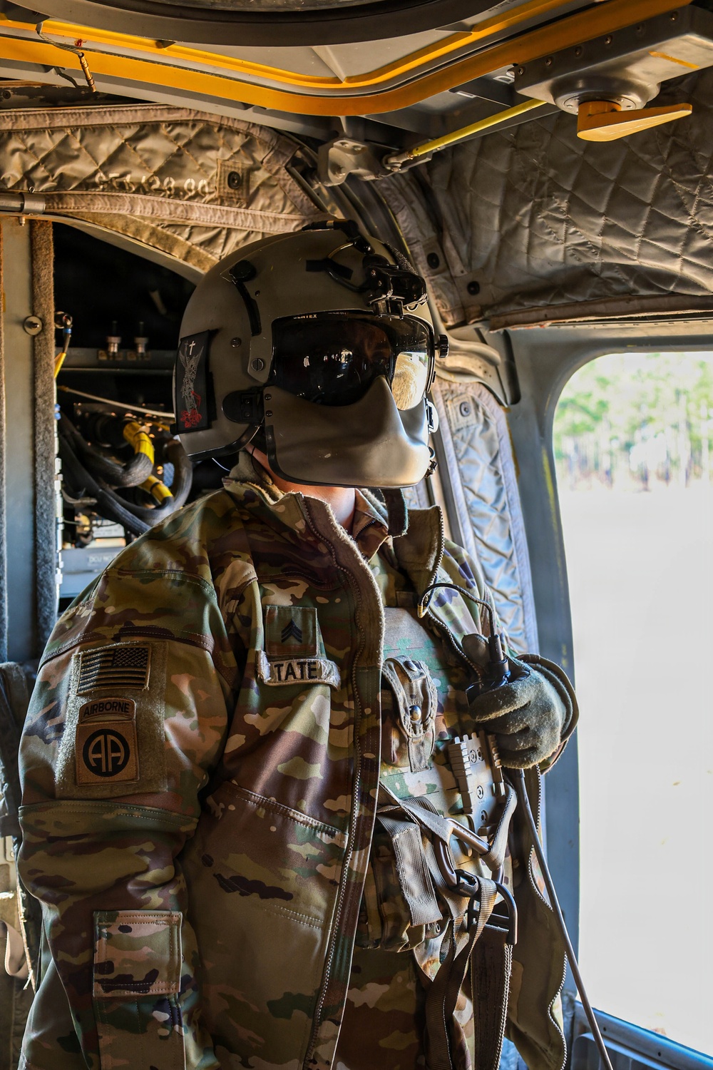 DVIDS - Images - 82nd Airborne CH-47 Chinook Crew Chief Prepares for Flight at a Combined Arms ...