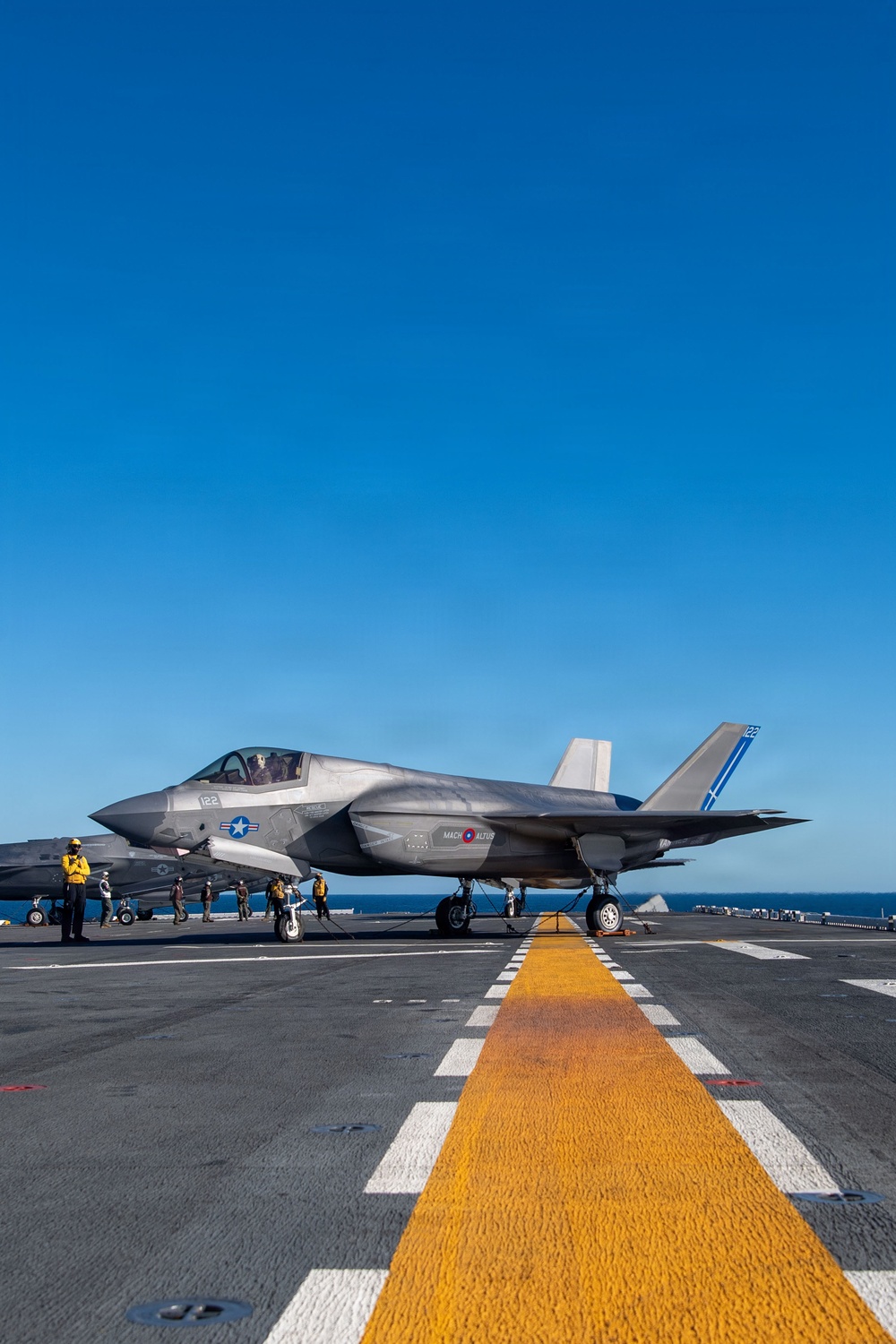 DVIDS - Images - Boxer Conducts Flight Operations [Image 15 of 38]