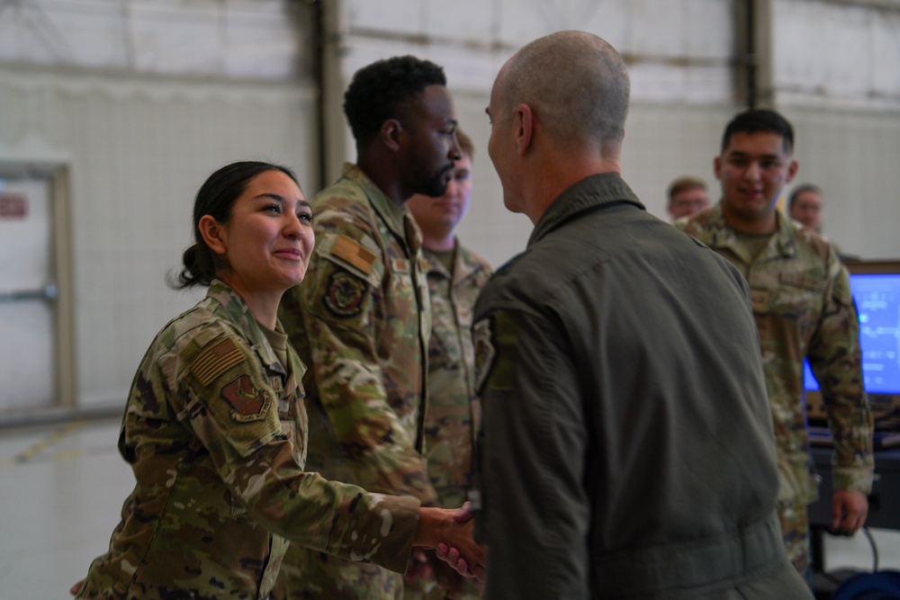 DVIDS - Images - 15 AF Commander and Command Chief visit 25th ATKW at ...